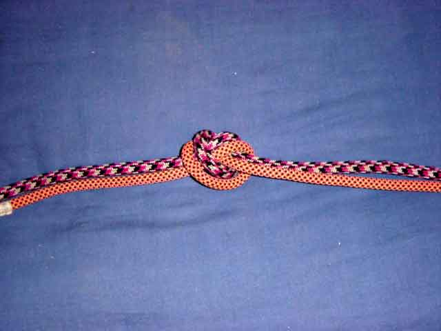 Noeud-simple-tricote – Club d'escalade Avranches, Sartilly, Ducey